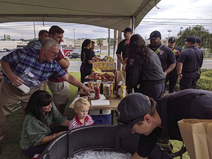 Fourth Burgers for the Brave shows appreciation for first responders ...