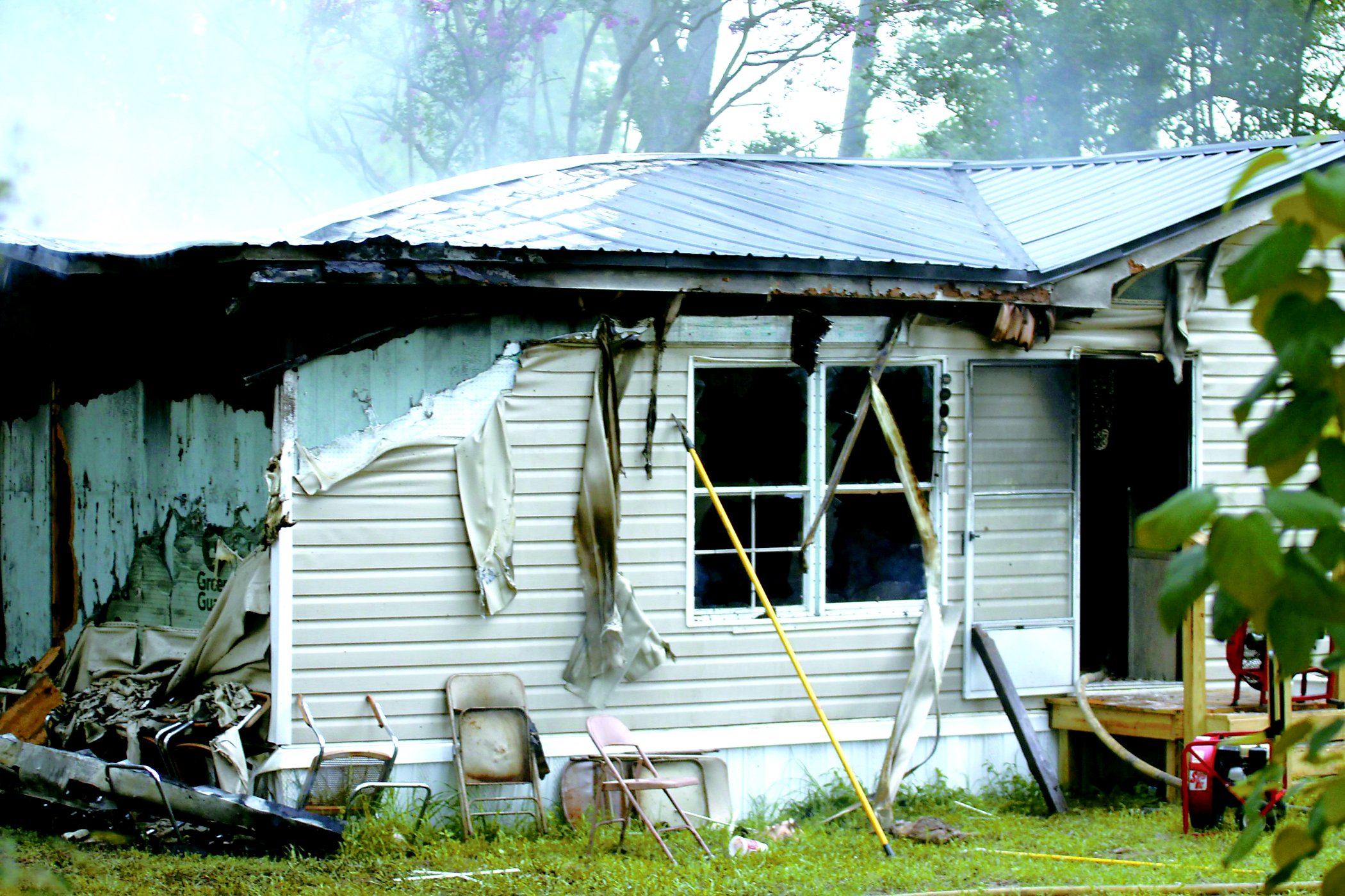 Fire destroys mobile home | Tifton Gazette