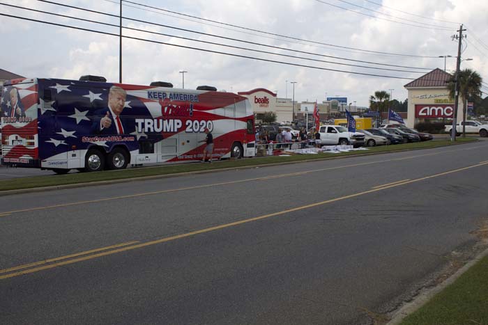 Trump Bus visits Tifton Mall | Tifton Gazette