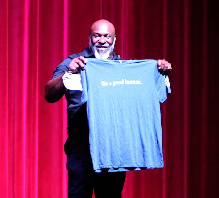 Roy Hart talks football career at Tift Theatre | Tifton Gazette