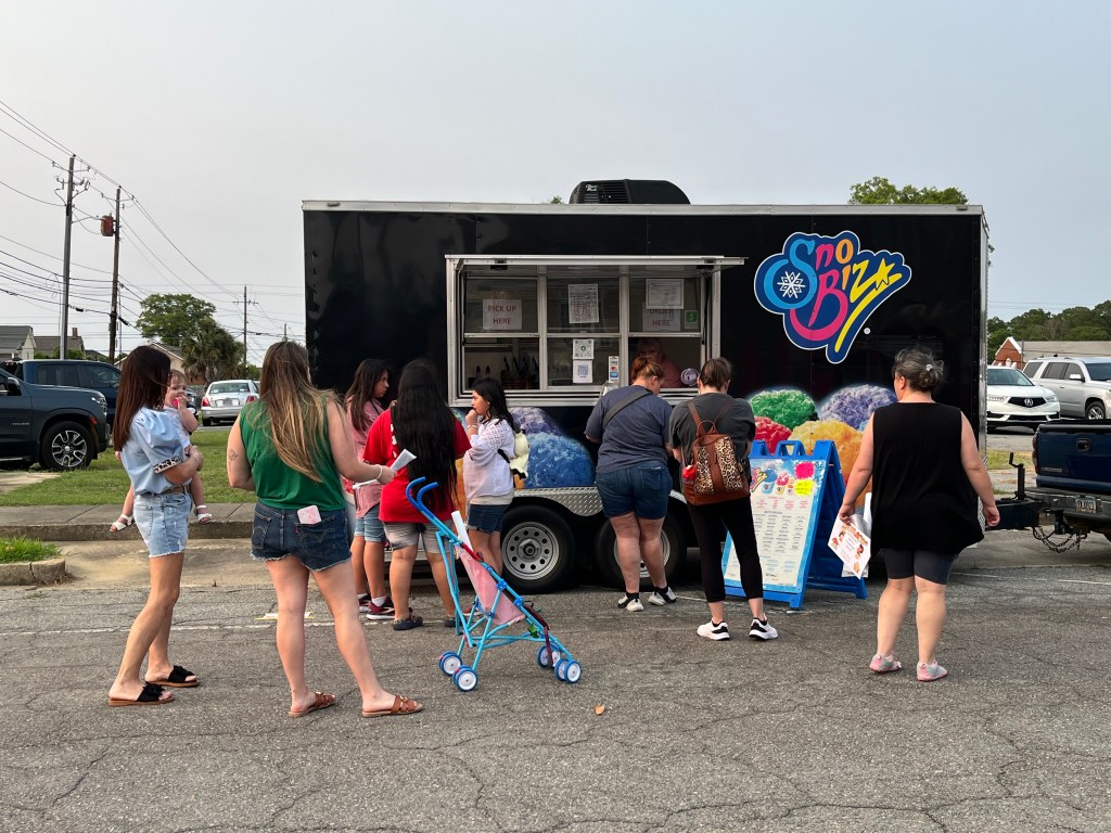 A Colorful Celebration: Local library kicks off summer reading | Tifton ...