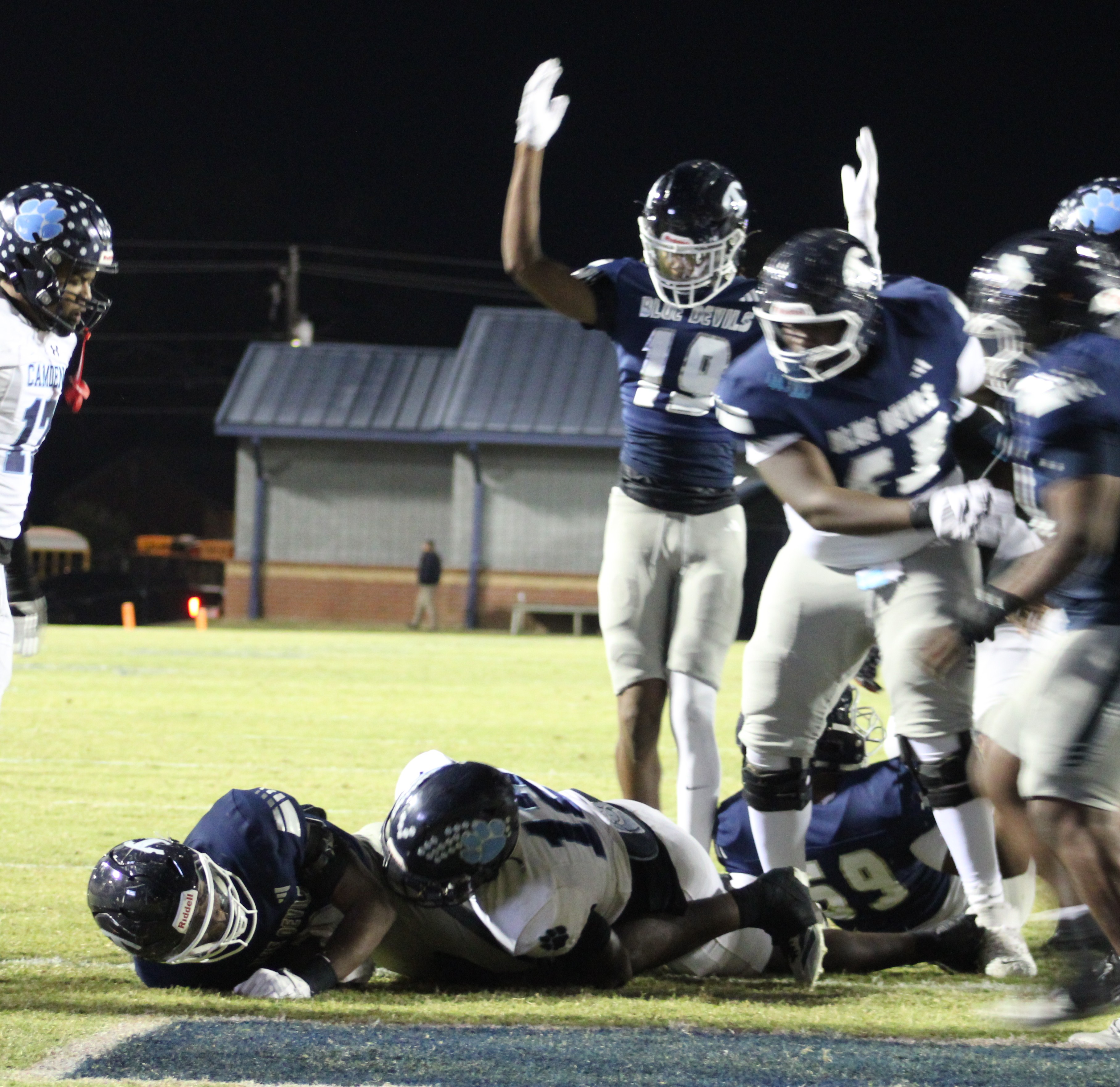 Camden shocks Blue Devils at buzzer, 24-21 | Tifton Gazette