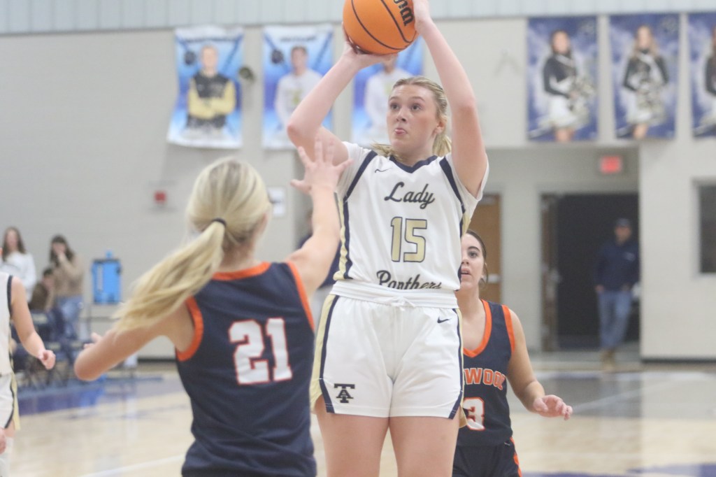 Lady Panthers cruise to win over Valwood, 39-15 | Tifton Gazette
